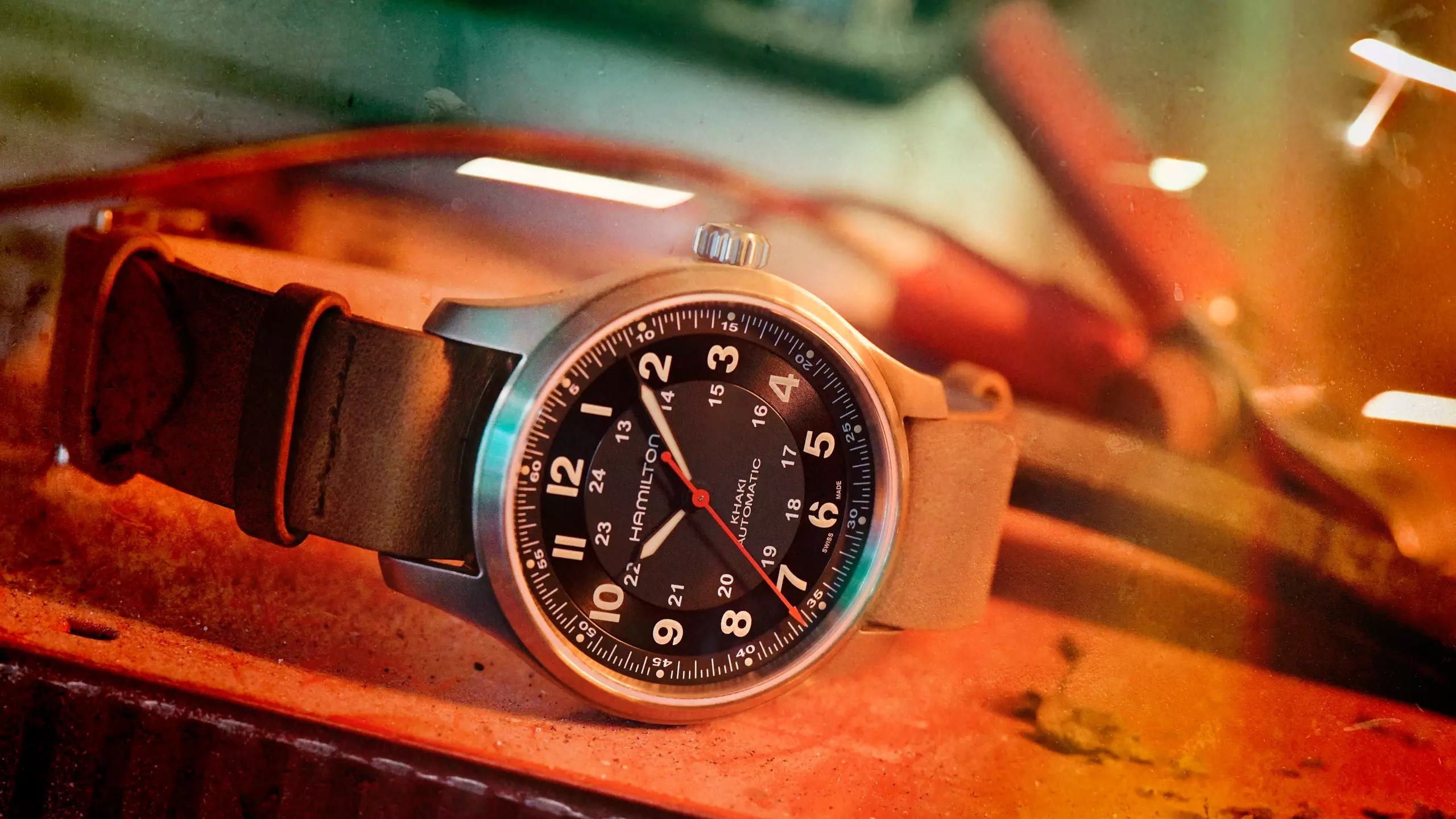 Hamilton Khaki Field Titanium Automatic Far Cry 6 jam tangan pertama yang dirancang untuk video game dan dunia nyata secara bersamaan