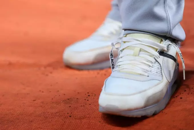 “Nike x Off White” kapsulanyň kolleksiýasy üçin köpçülikleýin gyzyklanmanyň iň soňky hadysasy boldy.