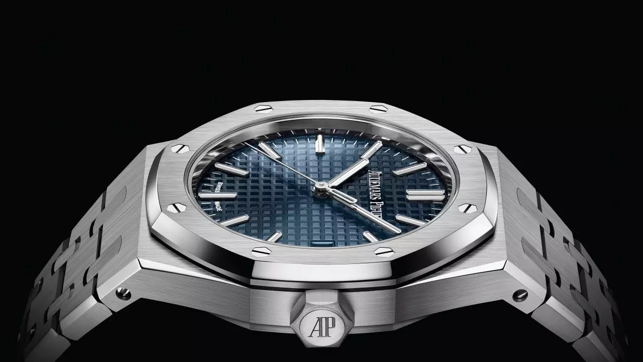 Audemars Piguet ສ້າງຫ້ອງອາບນໍ້າຂອງ Royal Oaks ໃໝ່ ເພື່ອລະນຶກເຖິງການຄົບຮອບ 50 ປີຂອງໄອຄອນ