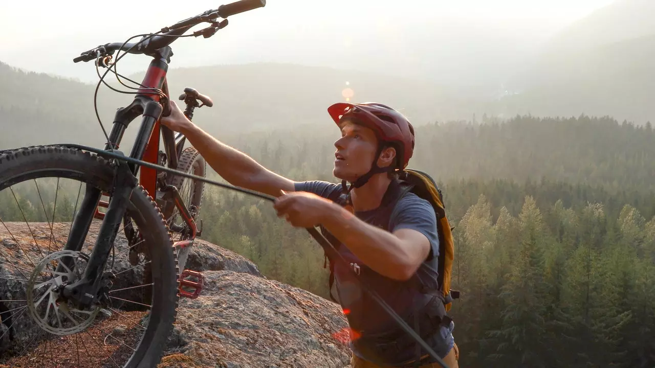 11 elengedhetetlen mountain bike-tartozék, ha kezdőből profi kerékpárossá szeretne válni