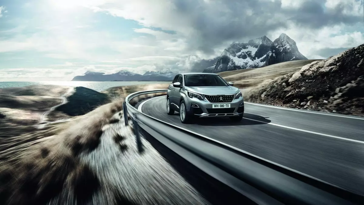 peugeot 3008 2017-ci ilin avtomobili