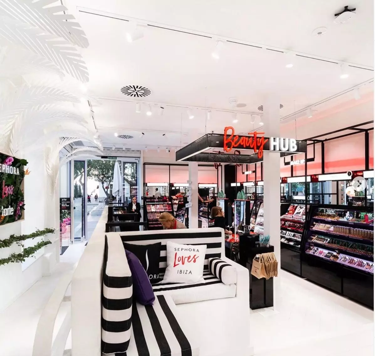 Sephora bi serhêl kosmetîk bikirin