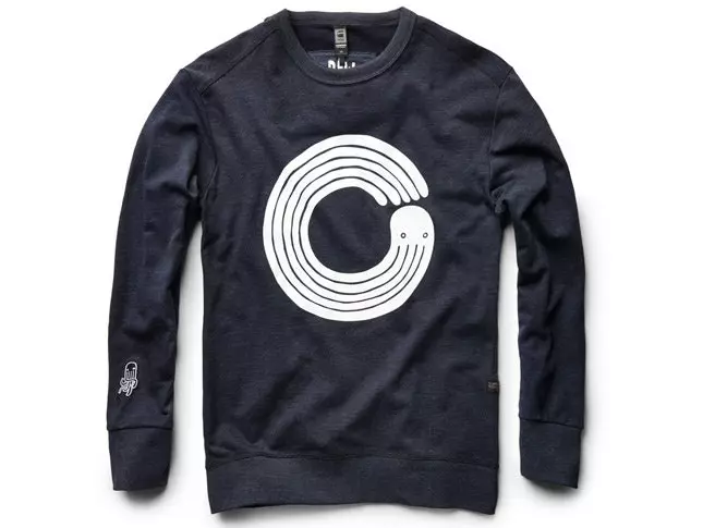 ម៉ូដែល Occotis Circle Sweatshirt