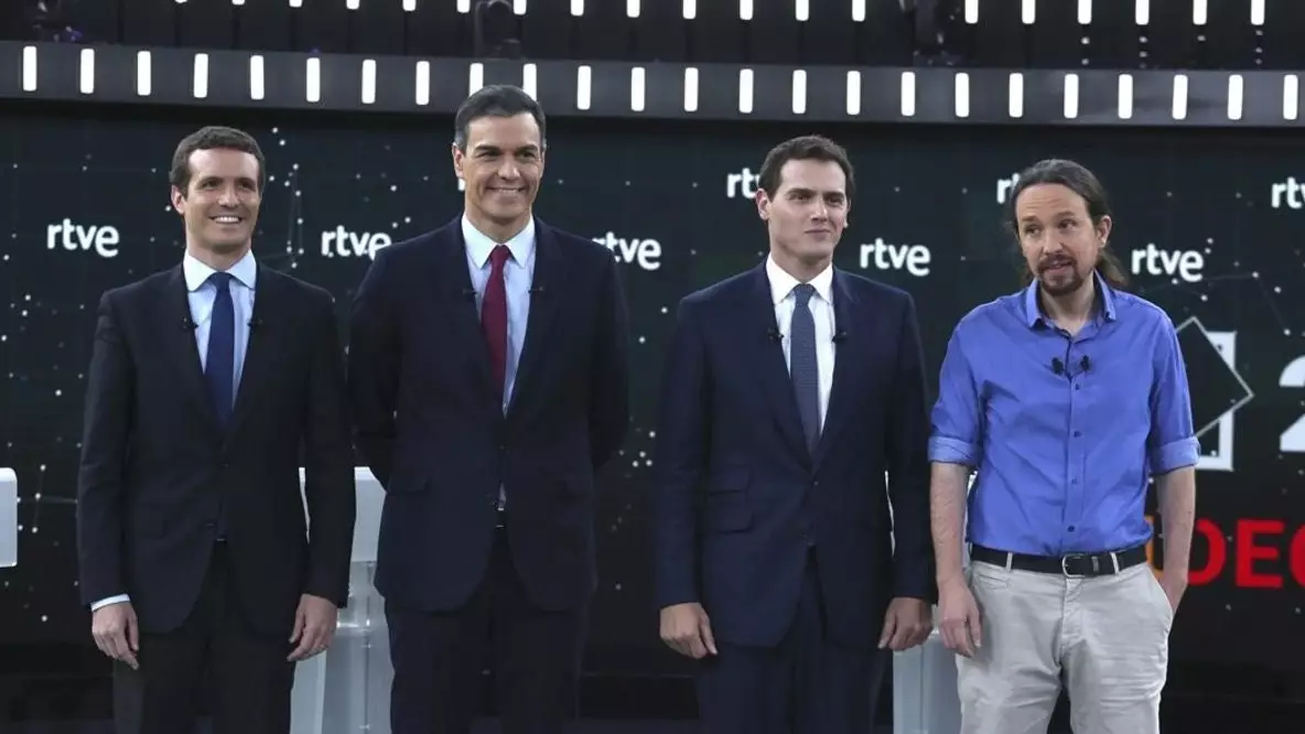 Pablo Casado Pedro Sánchez Albert Rivera và Pablo Iglesias