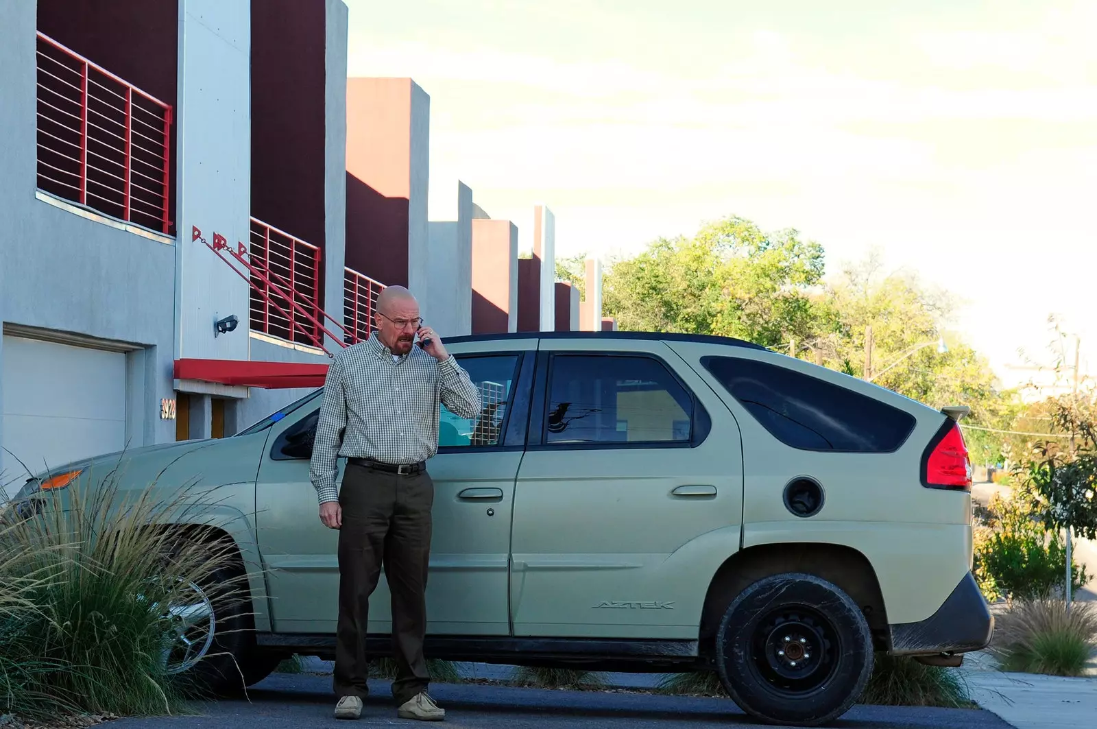 Pontiak Aztek pe care Walter White îl conduce în Breaking Bad