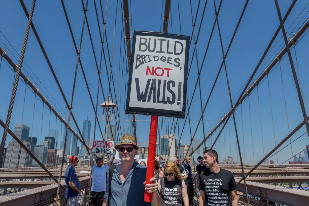 Trump anti-border rally