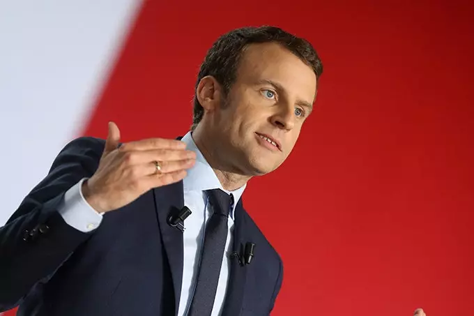 Emmanuel Macron suti