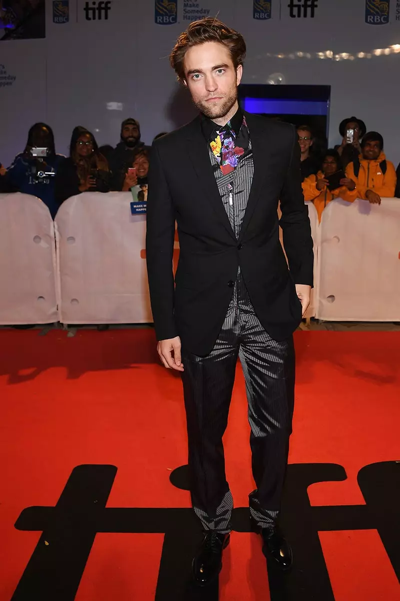 Robert Pattinson this is how you can trace his wardrobe and follow trends at the same time