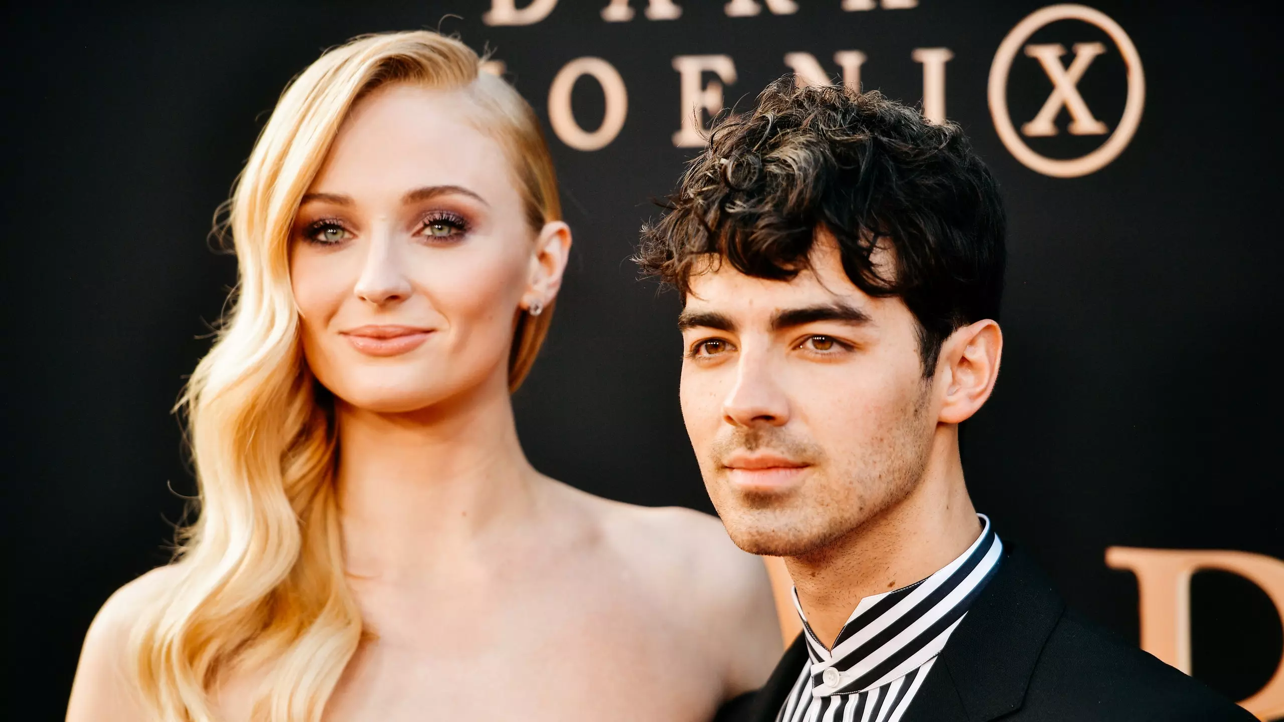 HOLLYWOOD CALIFORNIA JUNE 04 Sophie Turner lan Joe Jonas rawuh ing premiere 20th Century Fox's Dark Phoenix ing TCL...