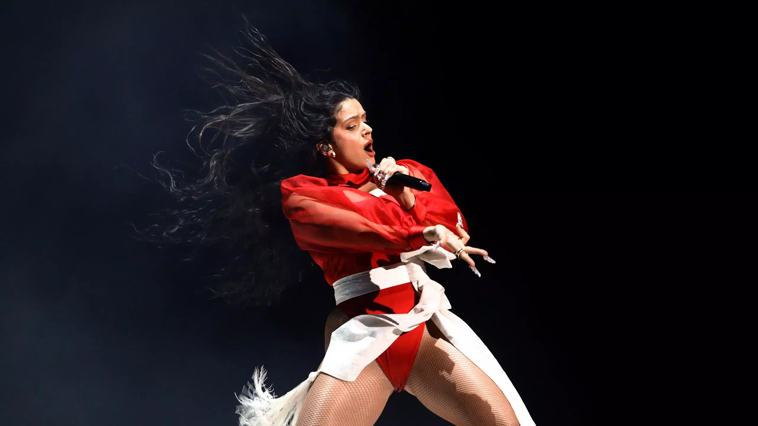 Rosalía optreden op de Latin Grammy Awards.