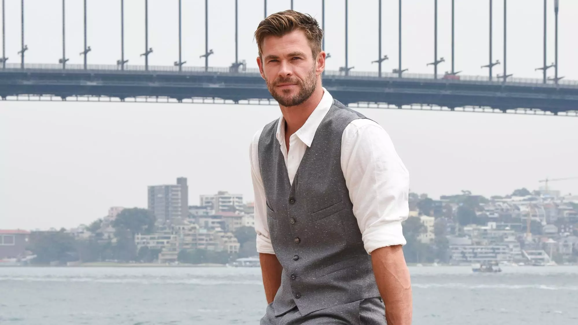 UChris Hemsworth unikele ngesigidi seedola ukulwa imililo eyoyikekayo etshabalalisa iOstreliya