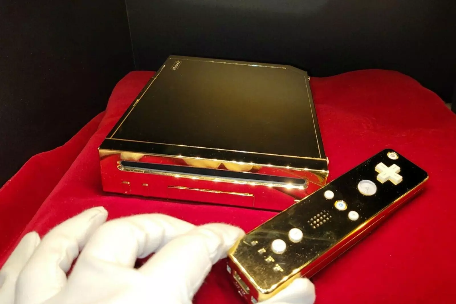 Nintendo Wii Queen Elizabeth had a 24k gold one and now it's for sale