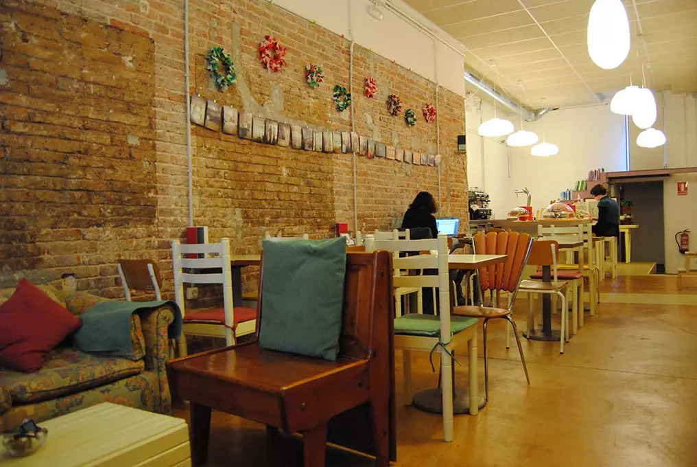 Librairie du café Babèlia