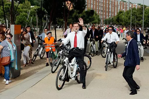 pp rajoy esperança aguirre cifuentes bicicleta