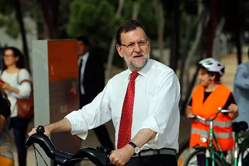 pp rajoy நம்பிக்கை aguirre cifuentes சைக்கிள்