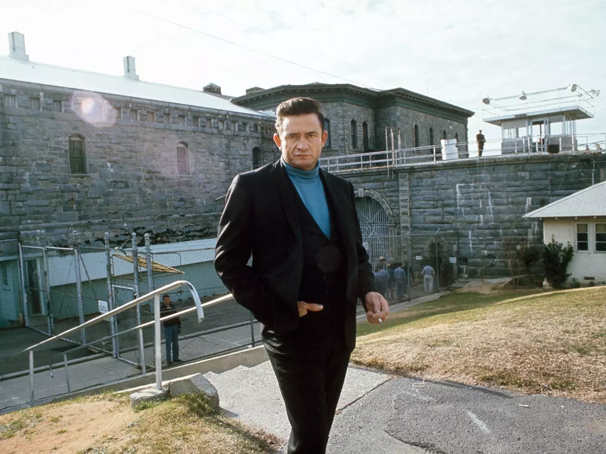 Ջոնի Քեշը Ֆոլսոմ բանտի պատերի ներսում
