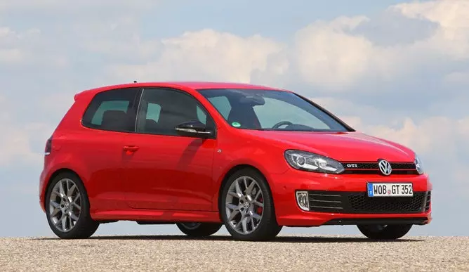 vw गोल्फ gti 35 औं वार्षिकोत्सव