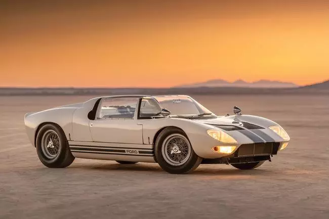 Ford GT40 ea mantlha ho tsoa ho 'Le Mans 66'.