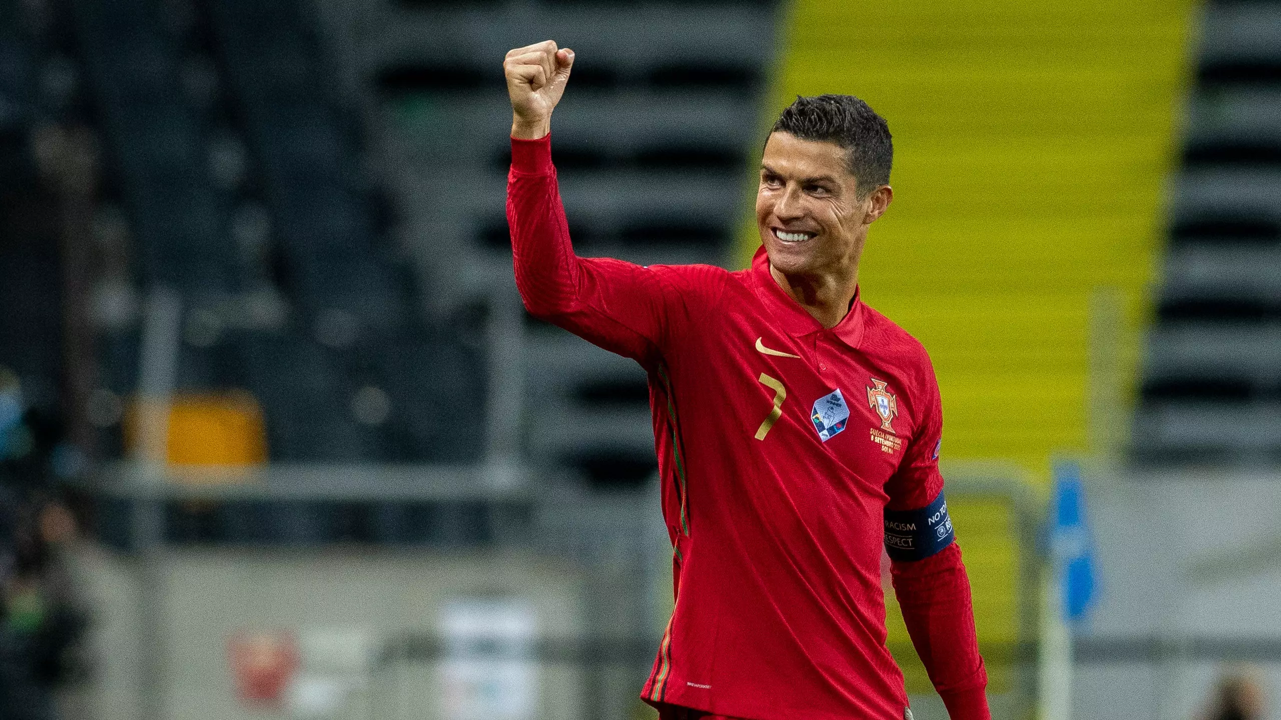 របបអាហាររបស់ Cristiano Ronaldo ដើម្បីនៅតែជាកីឡាករបាល់ទាត់ល្អបំផុតម្នាក់ក្នុងពិភពលោកនៅអាយុ 35 ឆ្នាំ។