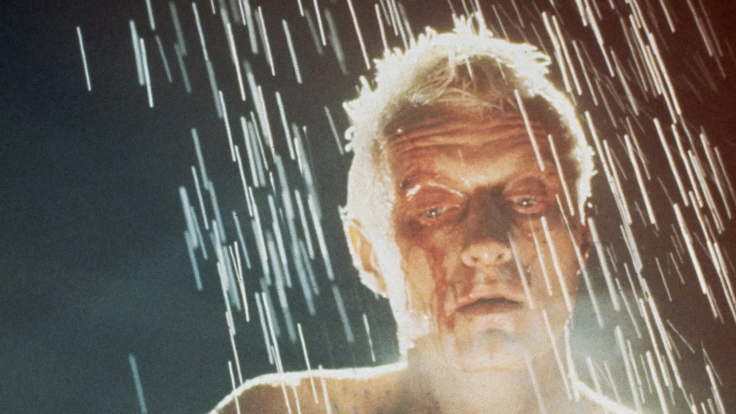 Nederlandse akteur Rutger Hauer as replikant Roy Batty in 'n toneel uit Ridley Scott se futuristiese riller 'Blade Runner' 1982.