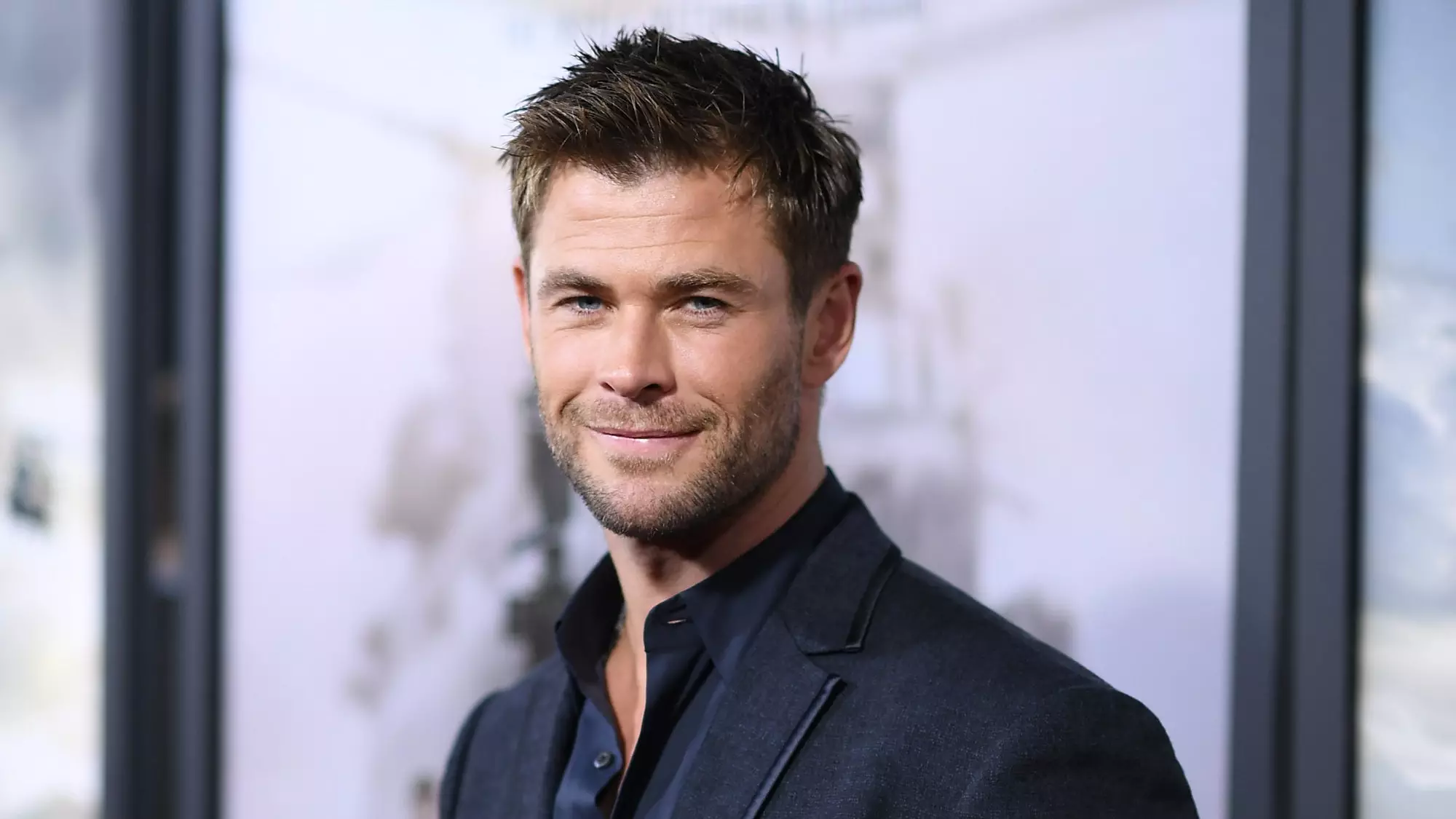 EFROG NEWYDD IONAWR 16 Chris Hemsworth yn mynychu première byd 12 Strong yn Jazz yng Nghanolfan Lincoln ar Ionawr 16...