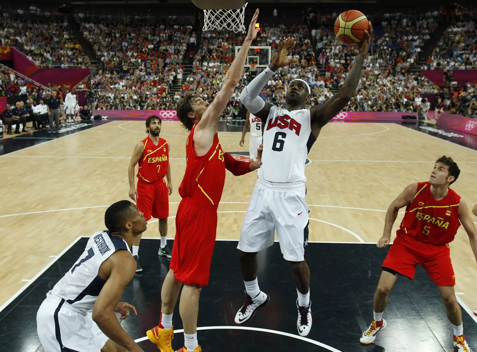 Tîma Basketbolê ya Spanî