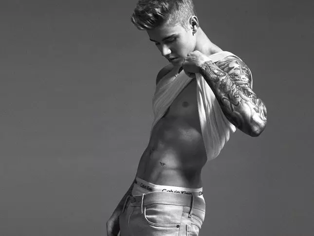 justin bieber calvin klein fehérnemű farmer