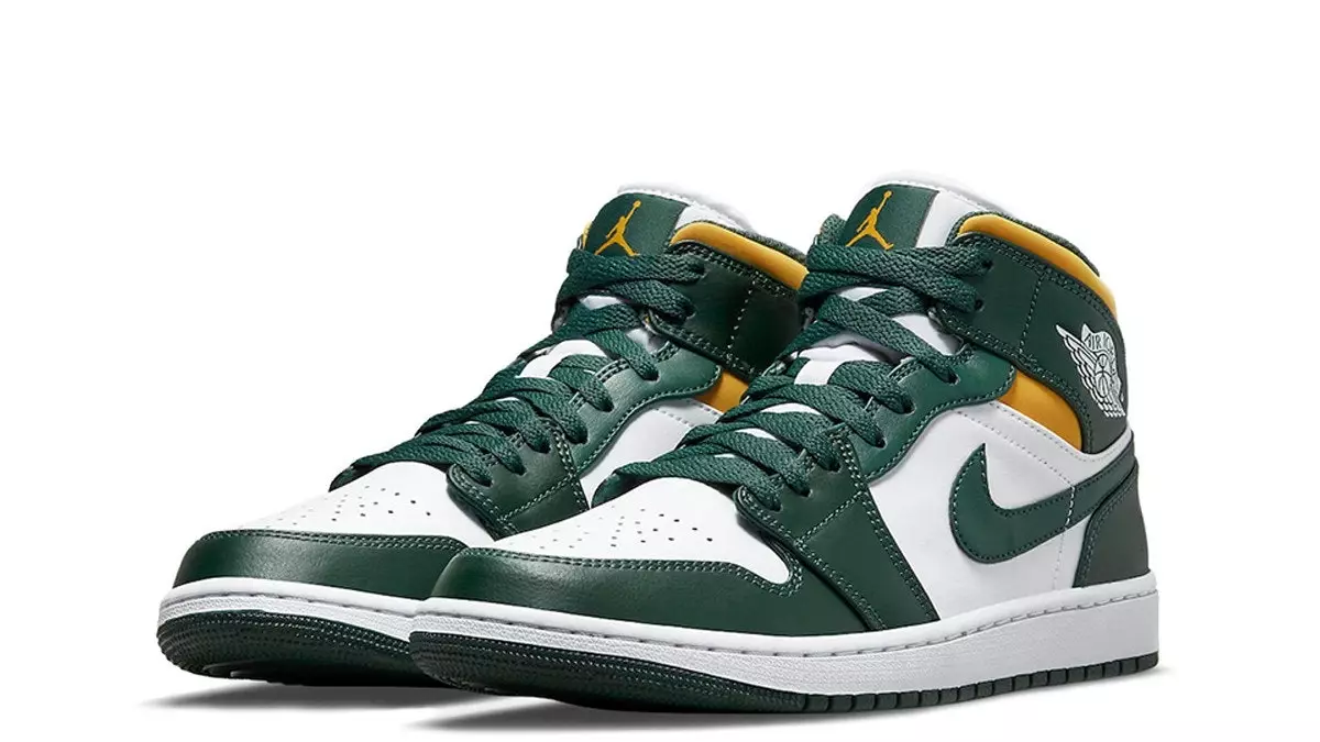 Green Nike adidas New Balance da Air Jordan sneakers don haka za ku iya nuna launi na wannan fall tare da aji
