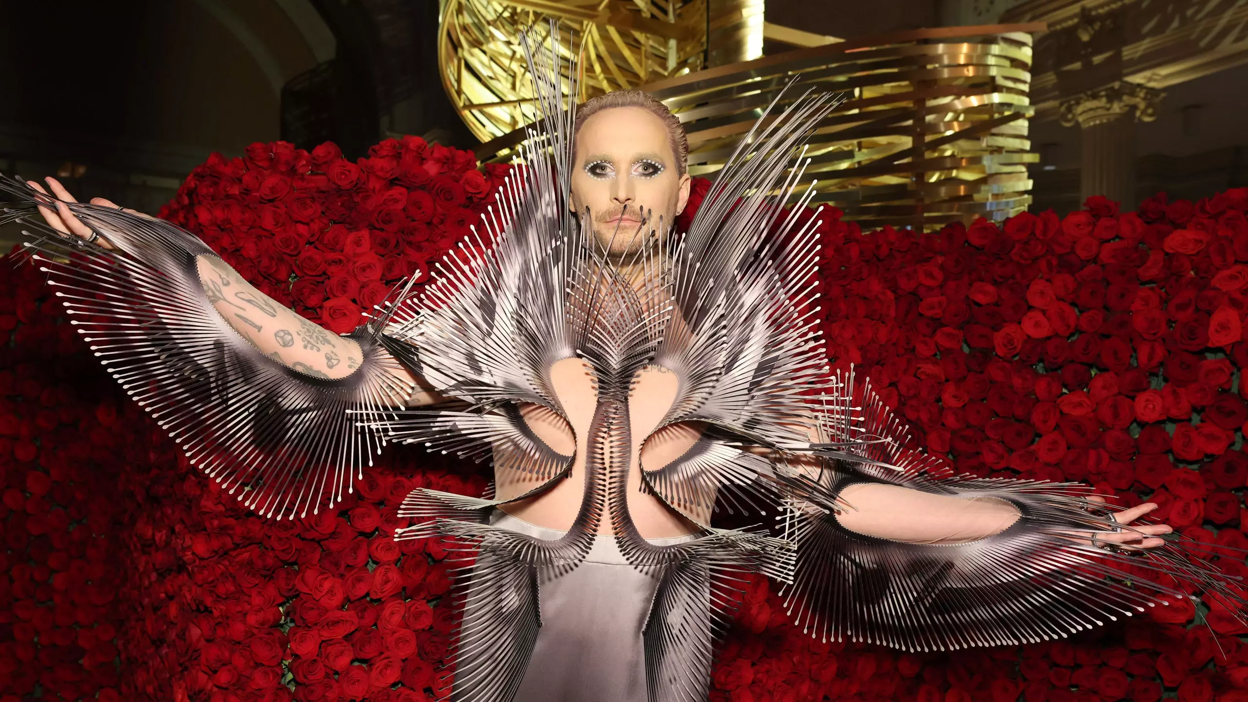 Kinsa ang lalaki nga parehas ni Jared Leto sa MET Gala 2022