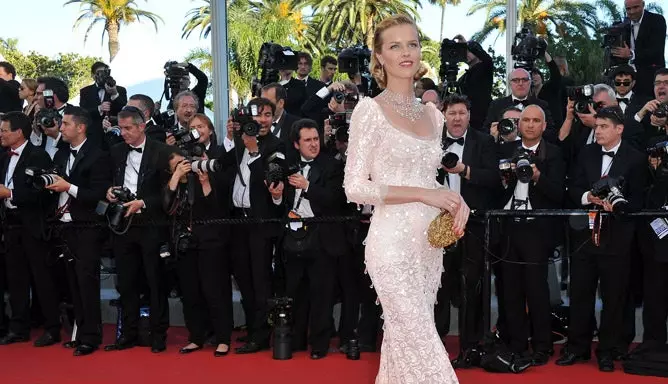 Anyị na-akọwa ihe kpatara na e nwere ọtụtụ ụdị karịa ndị na-eme ihe nkiri na Cannes red carpet