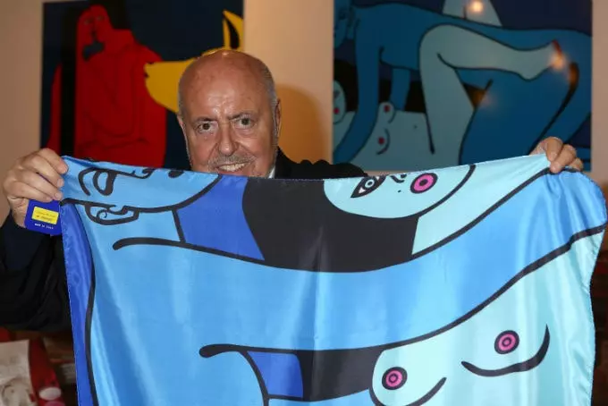 Elio Fiorucci uwashushanyijeho amabara meza kandi asaze gato.