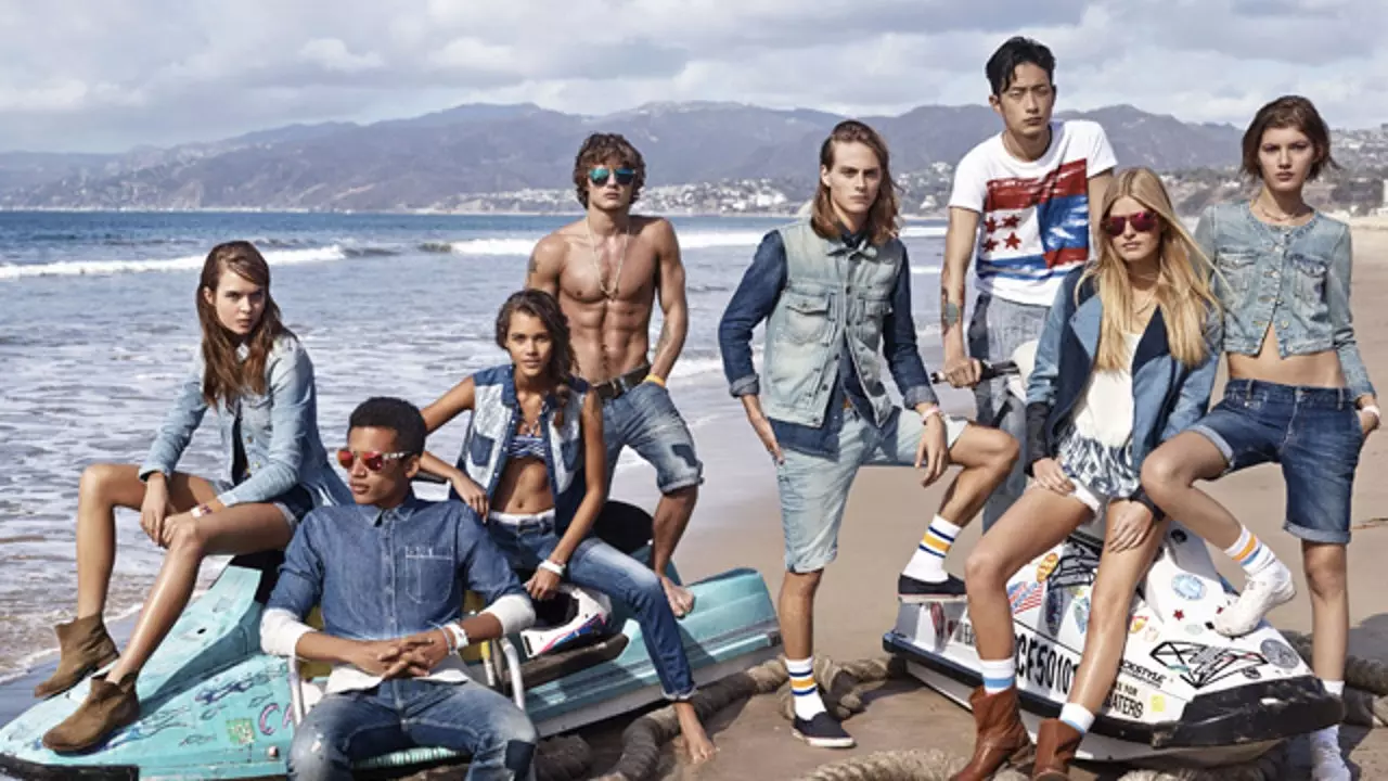 Tommy Hilfiger reivindica o poder do denim e convídache a participar no seu concurso dixital #ThrowbackDenim