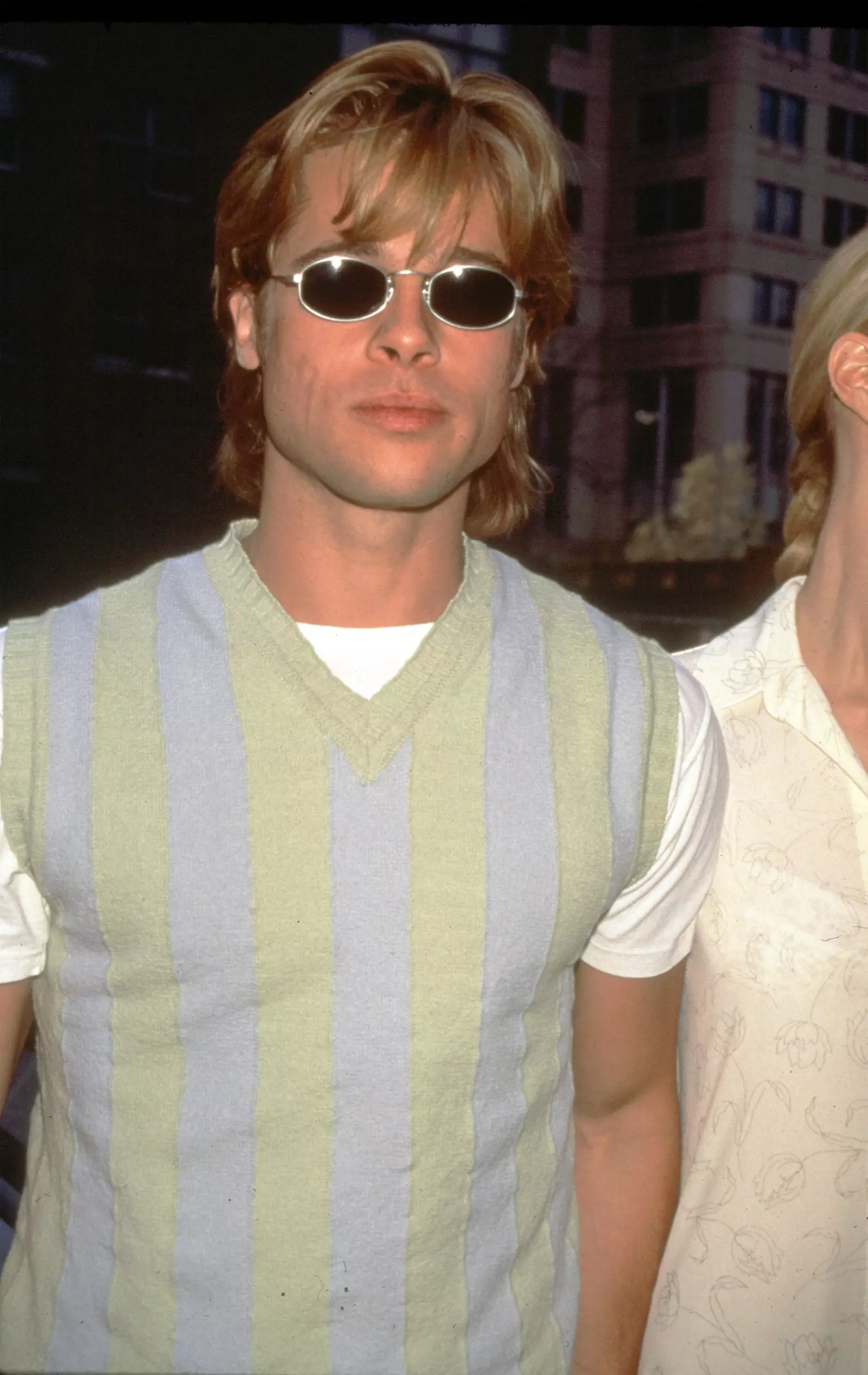 Dette billede af Brad Pitt i 1996 er alt hvad du behøver for at være den bedst klædte mand i 2022