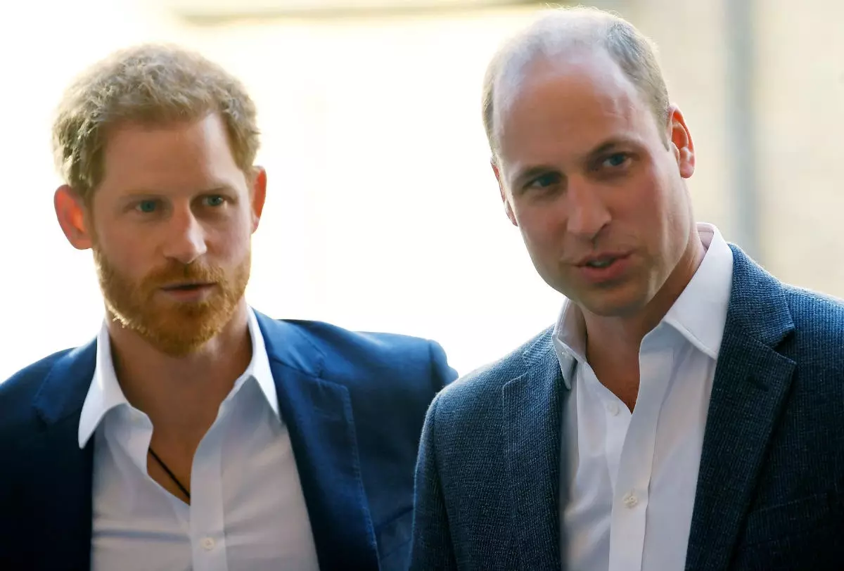 Akalonga Harry ndi William.