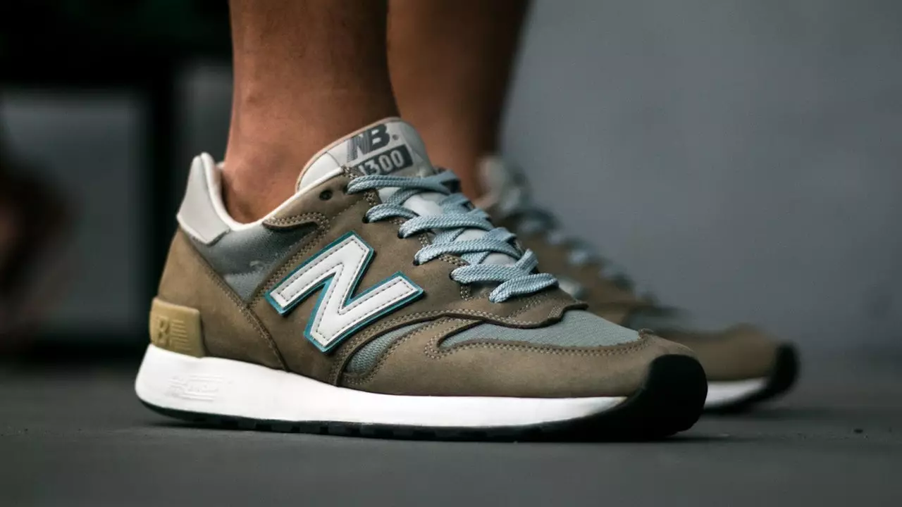 New Balance 1300 JP: duab, nqe thiab hnub tso tawm ntawm ib qho ntawm cov khoom kim tshaj plaws khau ntaub