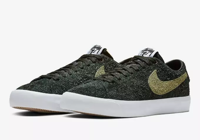 An Nike SB Súmáil Blazer Íseal Stussy.