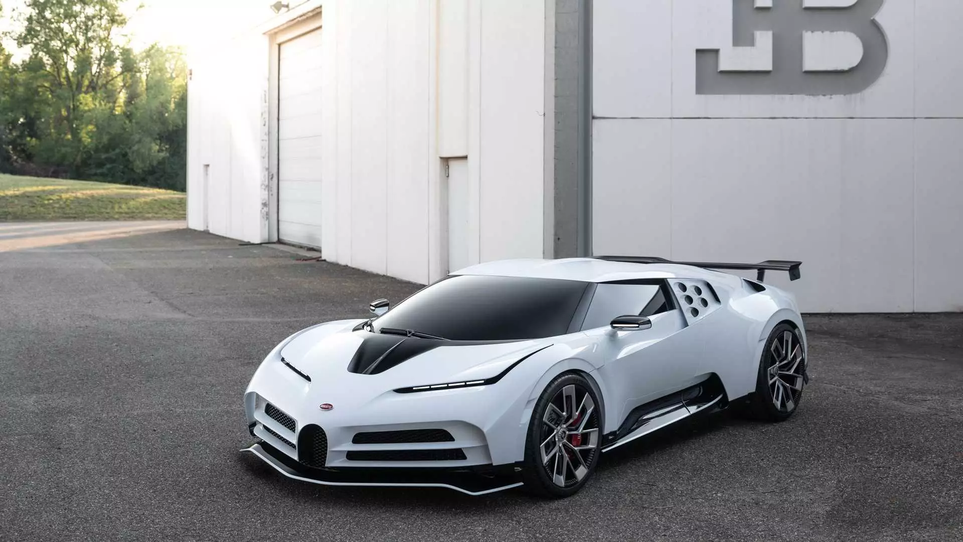 Bugatti Centodieci kani waa 1600-ka faras ee uu Cristiano Ronaldo dhawaan kaxayn doono