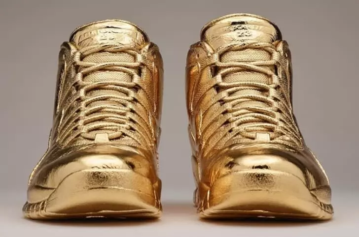 Solid Gold OVO x Air Jordan 2 millions de dollars