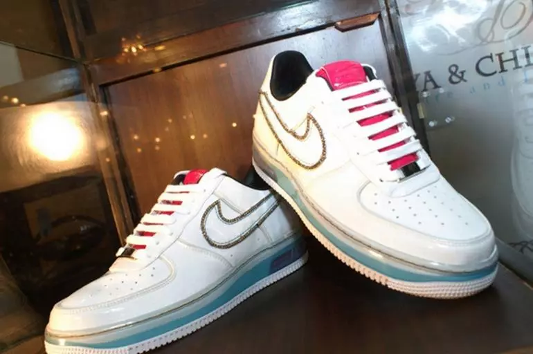 Инкрустирани с диаманти Air Force 1 $50,000