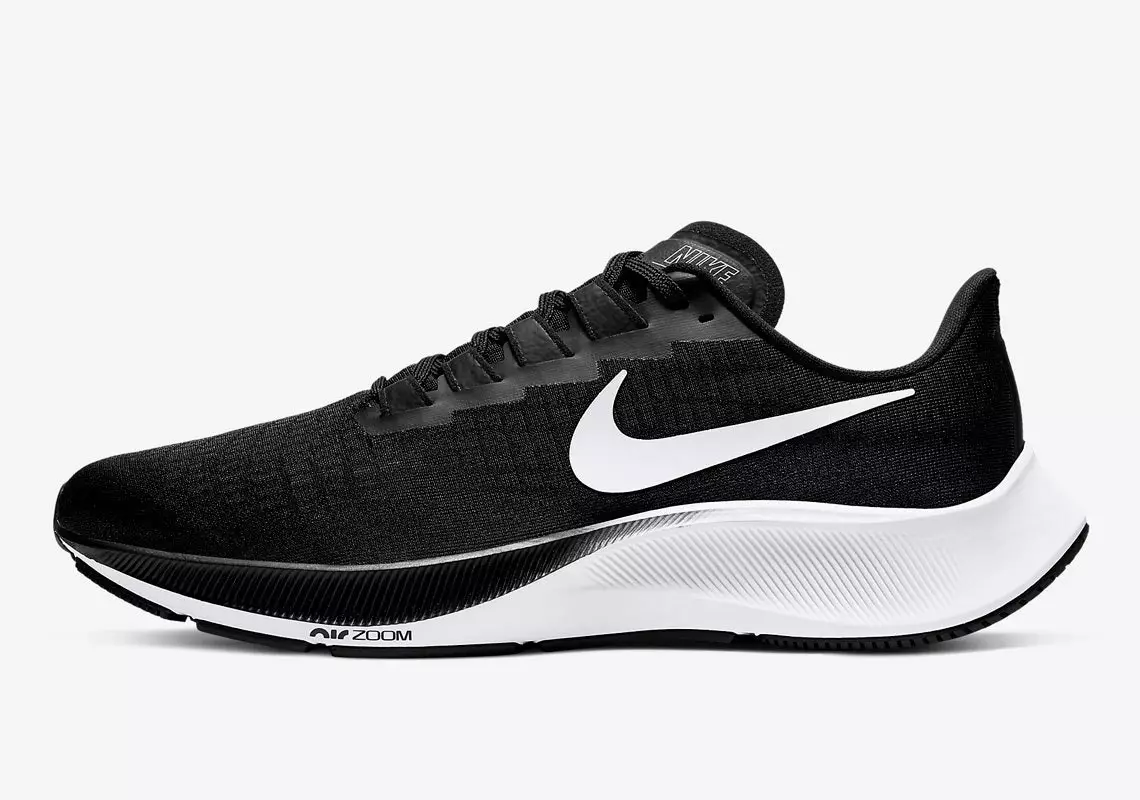 I-Nike Air Zoom Pegasus 37