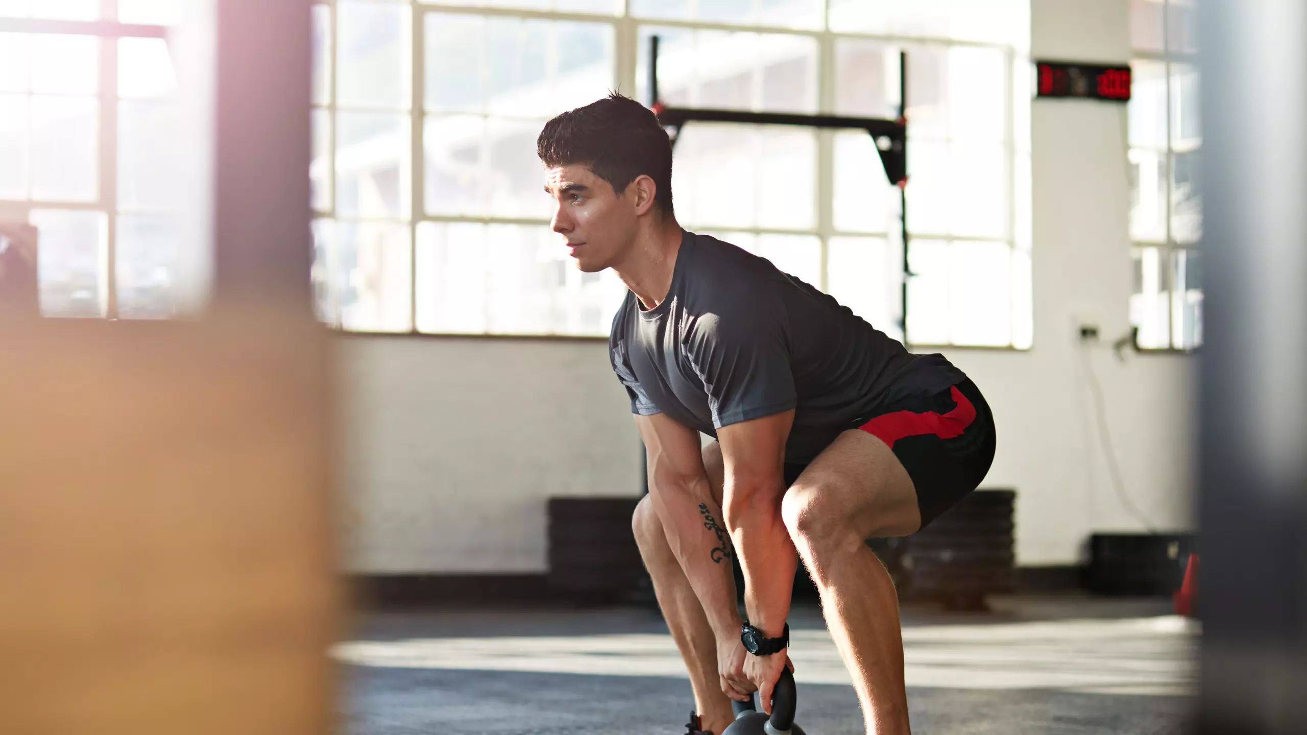 Quanti squat dovresti fare al giorno per rafforzare gambe e muscoli?