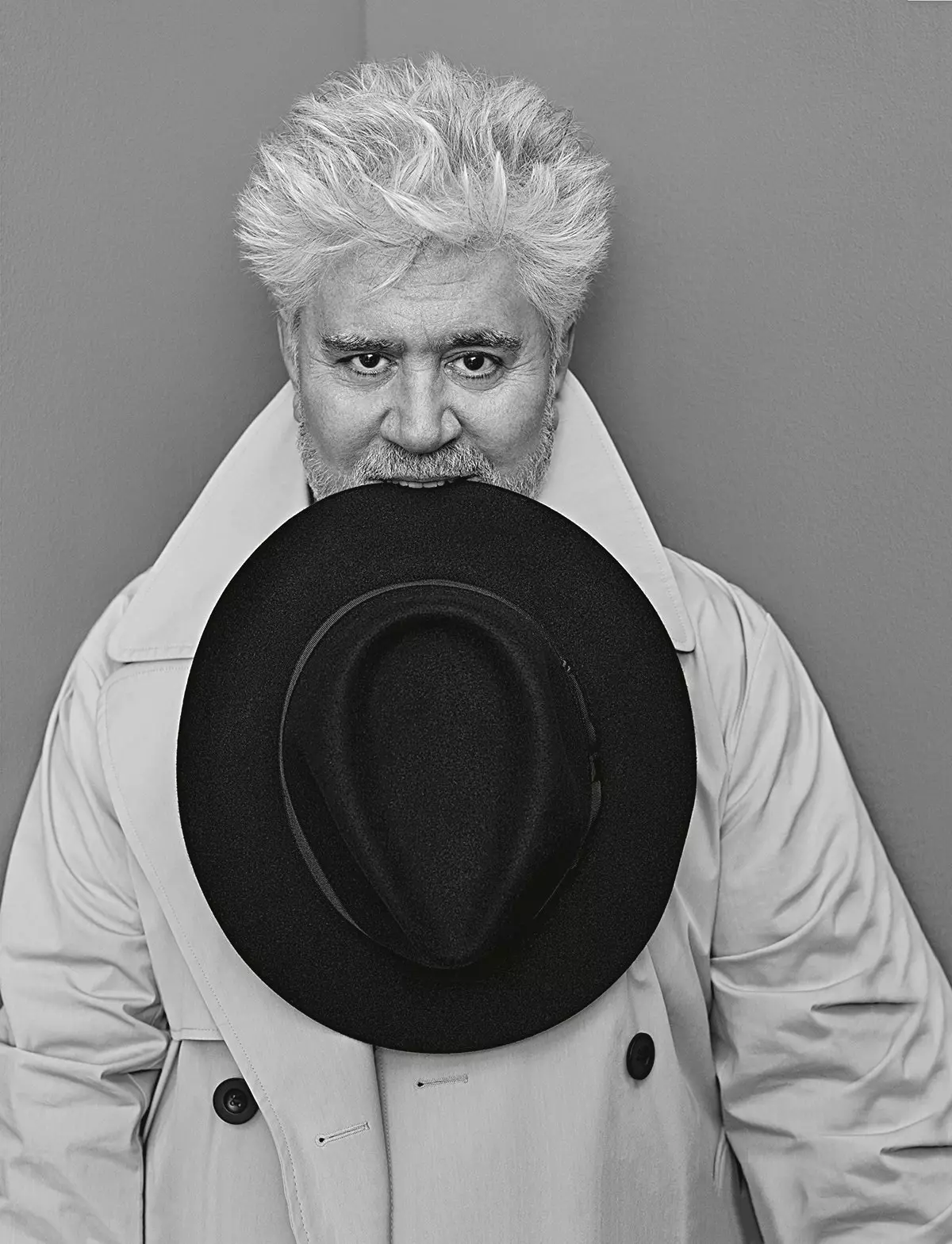 interview almodovar pijn en glorie gq