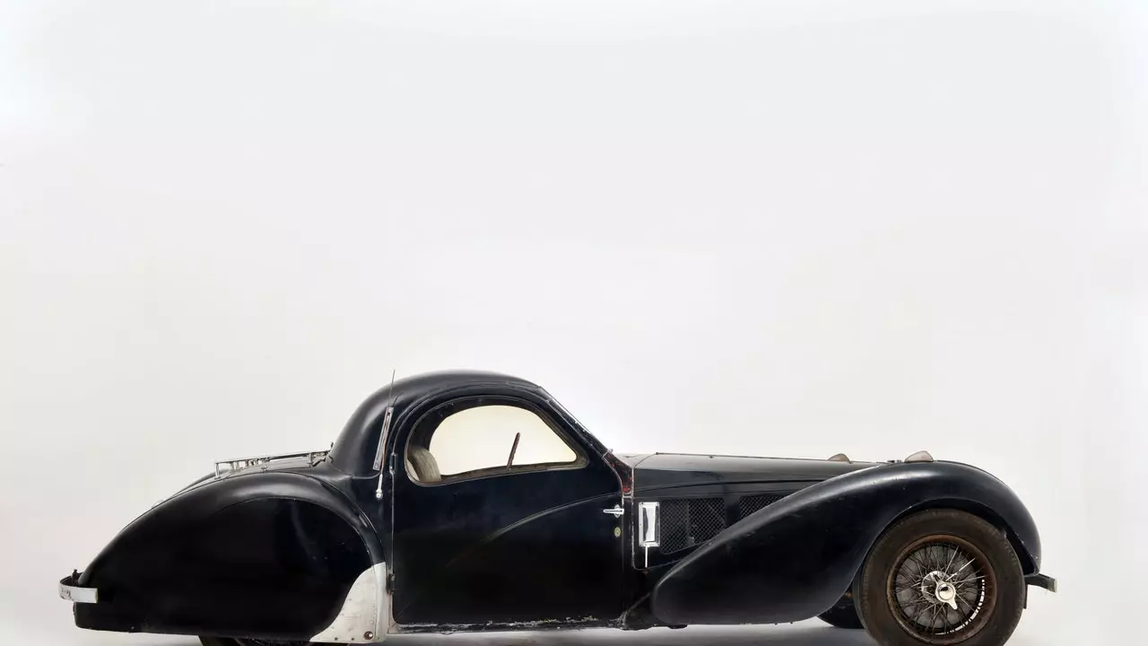 สโมสร Bugatti: Cristiano Ronaldo, Floyd Mayweather หรือ Jay-Z เป็นหนึ่งในไม่กี่คนที่สามารถซื้อความหรูหราขนาดใหญ่นี้ได้