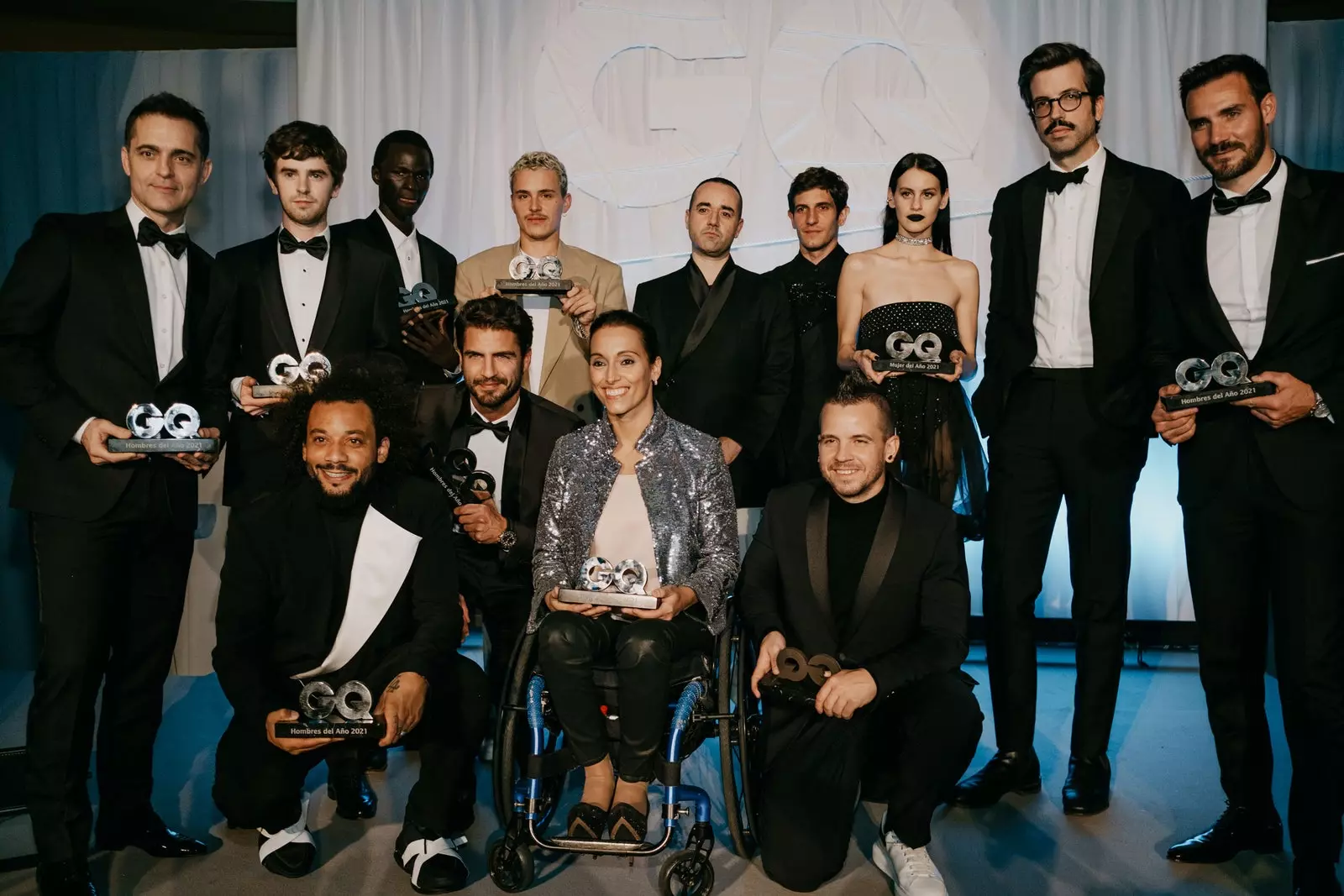 De winners tegearre mei Will Welch Global Editorial Director of GQ Daniel Borrs Head of Content of GQ Spain and Quim...