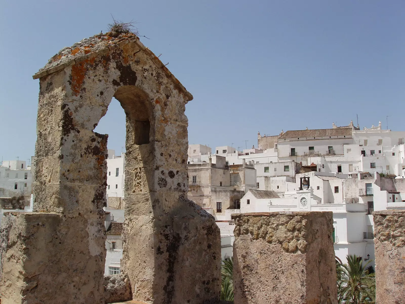 Vue de la ville depuis la tour de Mayorazgo dans le mur défensif du roi Sancho IV Vejer de la Frontera Cadix Andalousie...