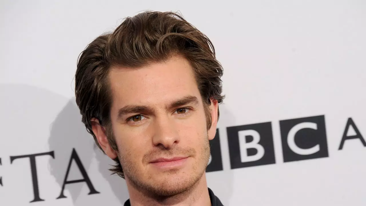 Oscar'ın en popüler oyuncularından Andrew Garfield'ın kaç parası var?