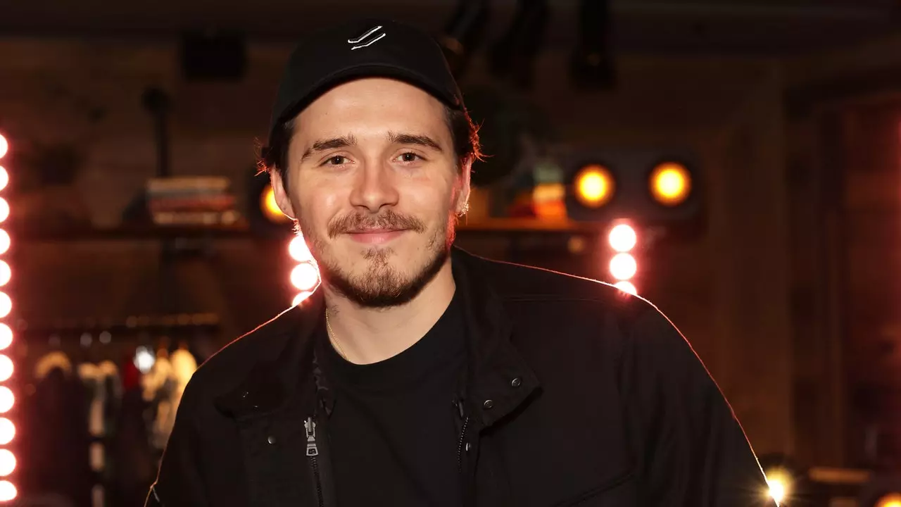 تمتلك Brooklyn Beckham قبعة ريترو مثالية (ومن المستحيل العثور على واحدة مثلها تمامًا)