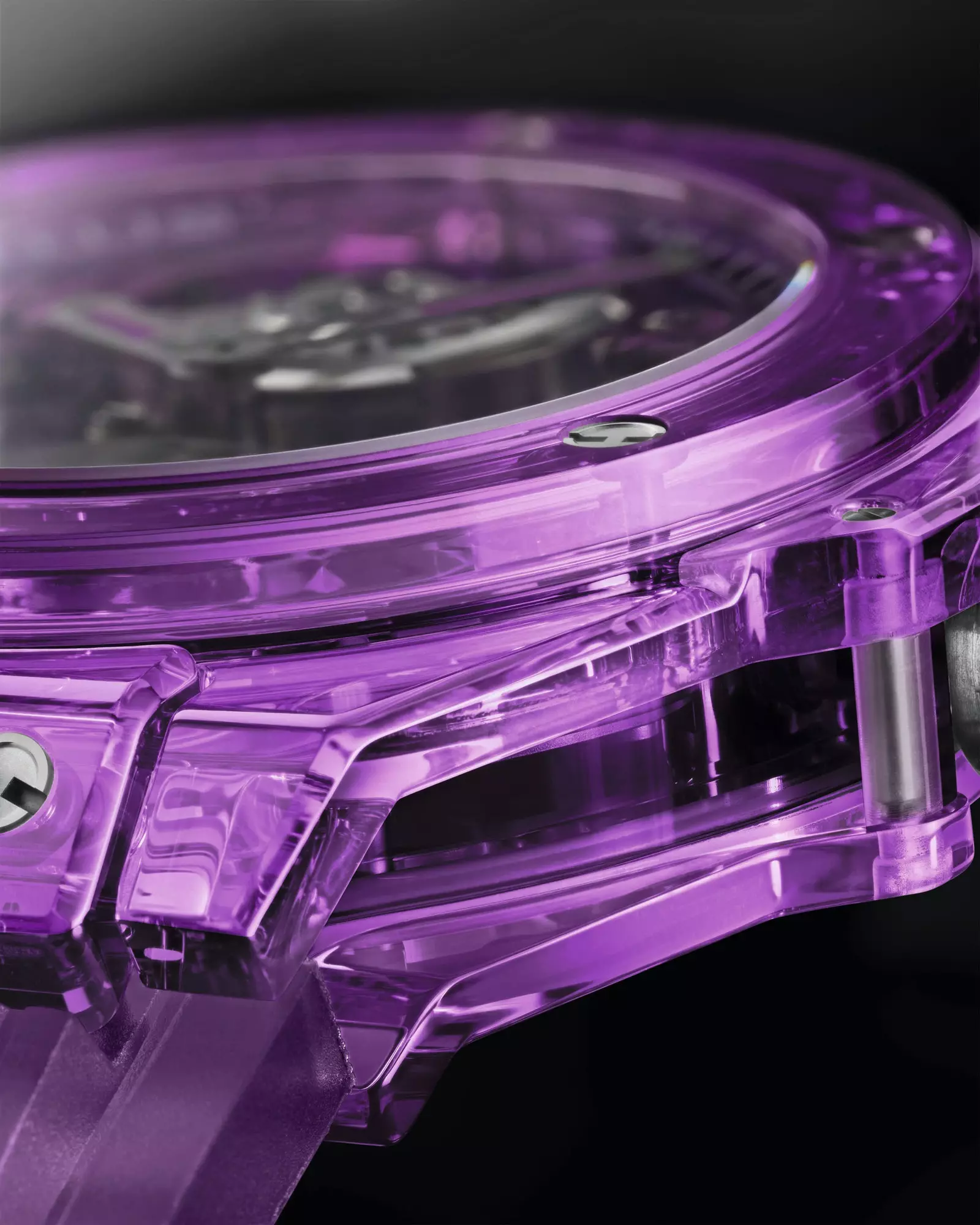 Hublot esittelee Big Bang Tourbillonille oodin violetin värille
