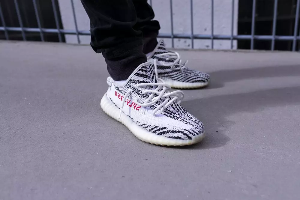 Adidas Yeezy 350 Zebra