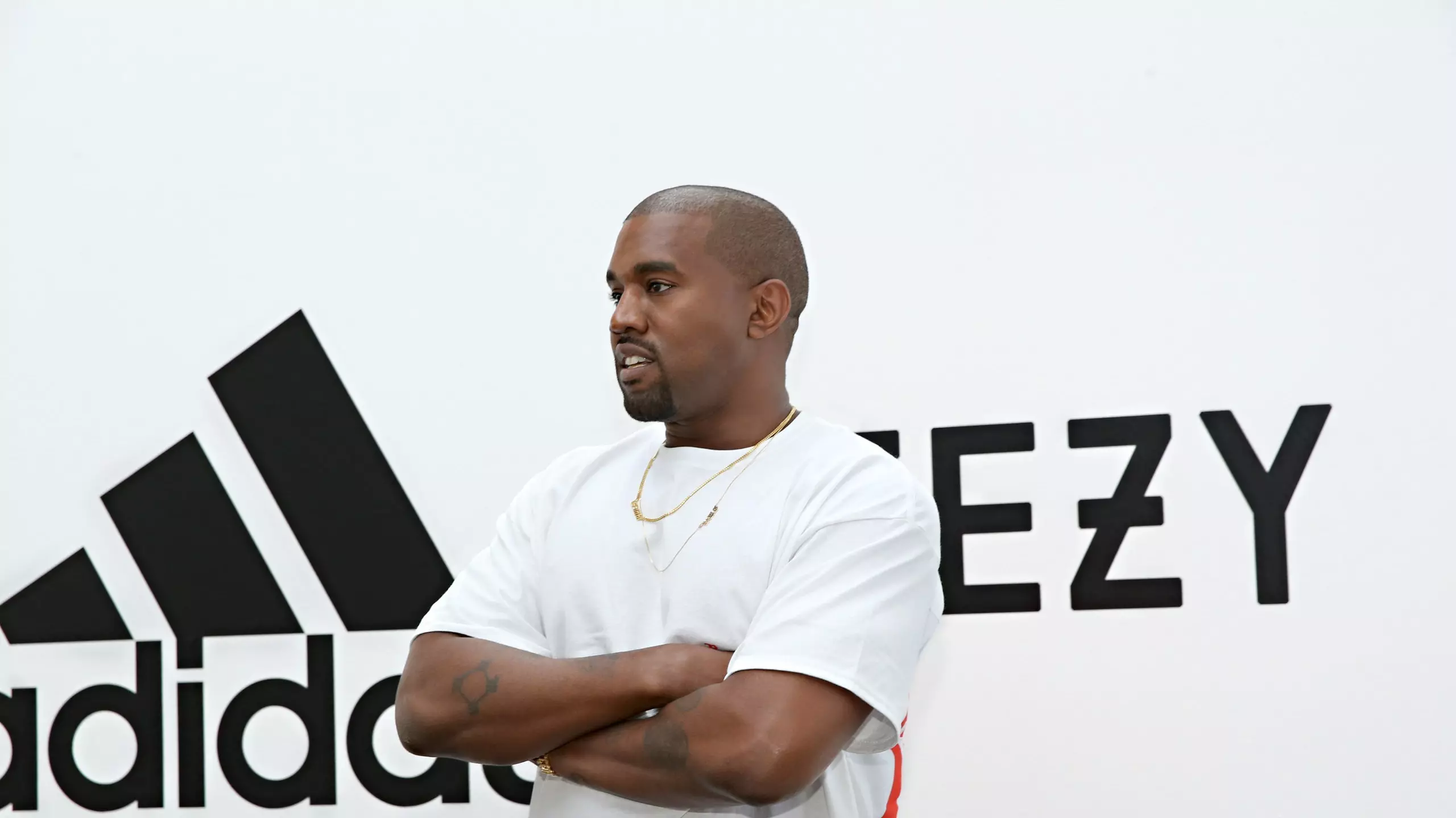 HOLLYWOOD CA JÚNIUS 28. Kanye West a Milk Studiosban 2016. június 28-án, Hollywood California-ban. Az Adidas és Kanye West bejelentette...